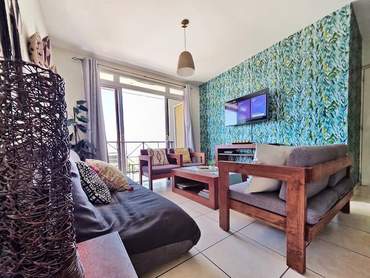 Renovated 3br Apt Escalón W/ac In Living Rm &Pool - San Salvador