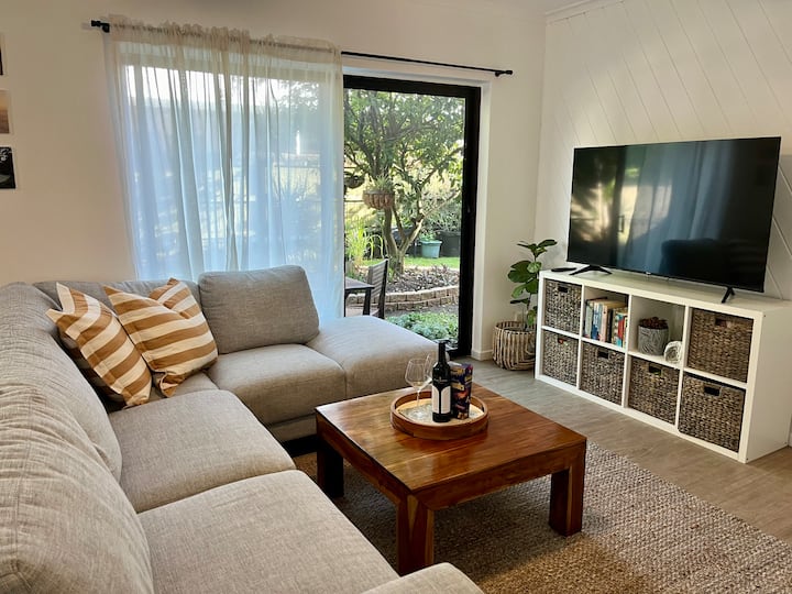 Central 2br Garden Unit - Close To Beach & Shops - Maroochydore
