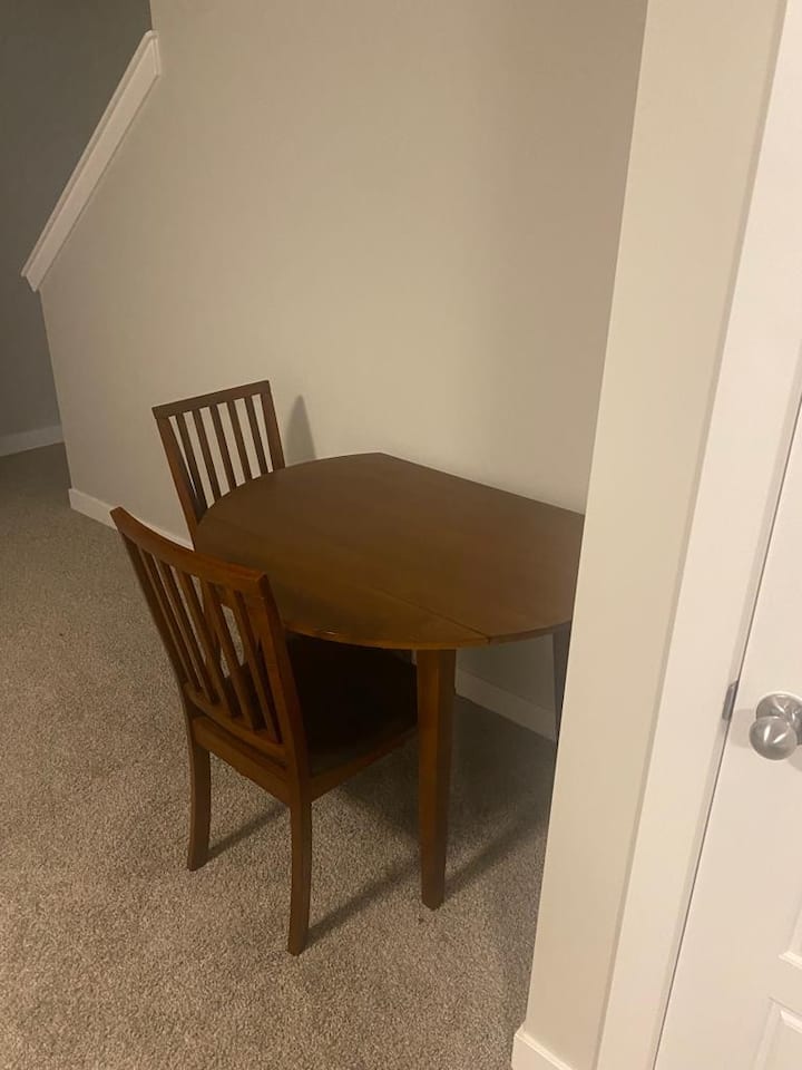 Stunning One Bedroom Basement. - Airdrie