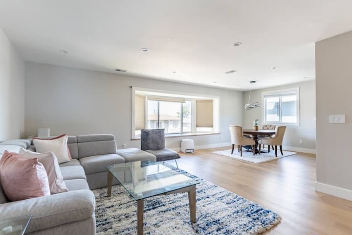 Lux Entire Suite W/t 3 Rms&2 Bas - San Francisco, CA