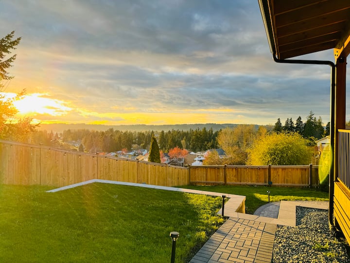 Bikiverse | Modern Guest Suite W/ Views - Lake Tapps, WA