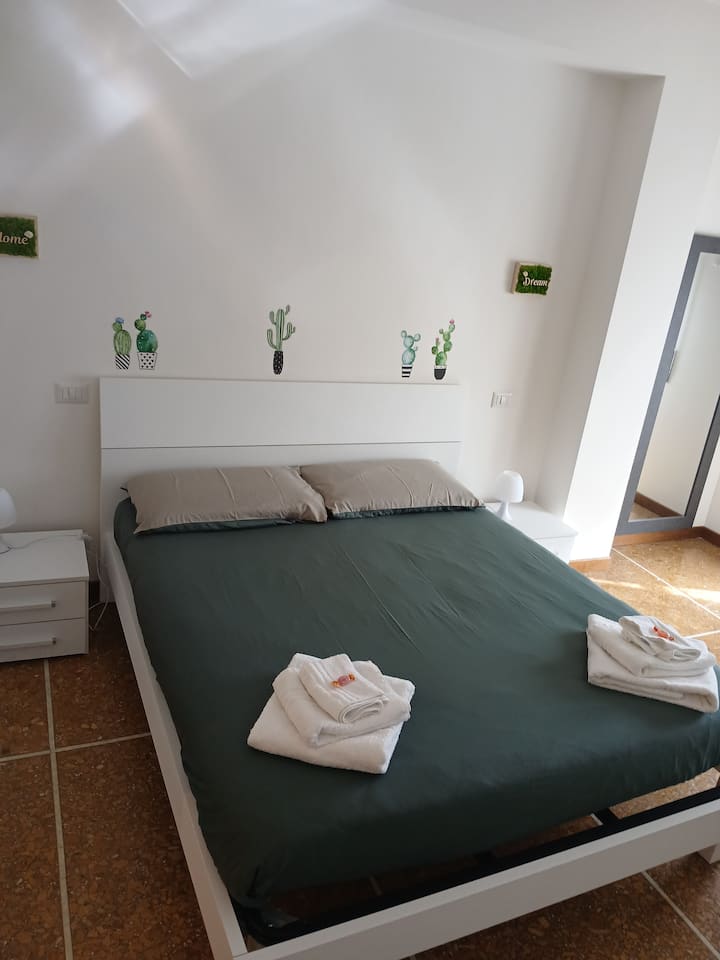 New 1 Room Apart. 100mtmetrogarbatella - Rome