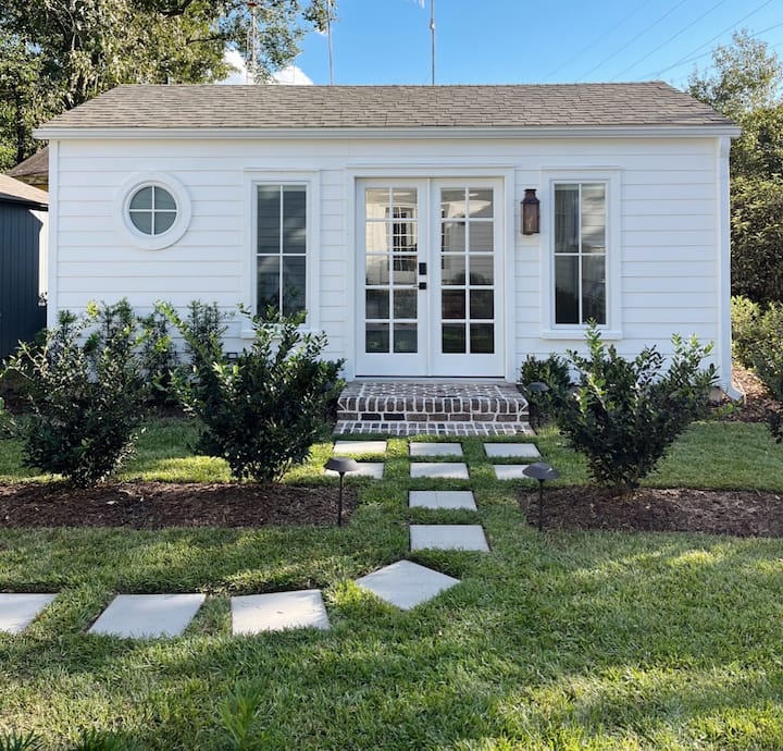 Charming Boutique Cottage - Near Downtown & Beach! - Charleston