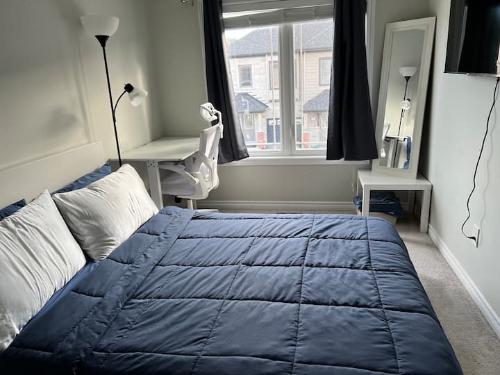Private And Cozy Room For Stay On Upper Floor - Barrie