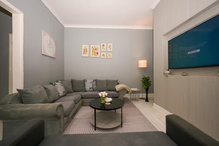 Spacious Contractor Friendly Stay | Sleeps 6 - Newcastle upon Tyne