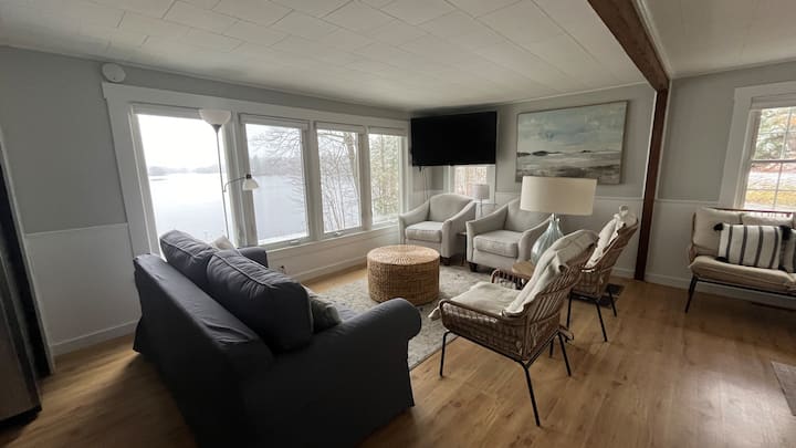 Cottage Cove Lakefront Home - Ashburnham, MA