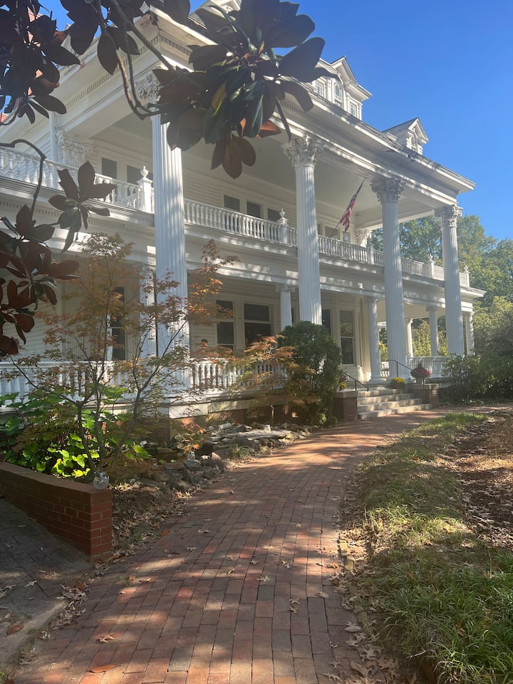 Reviving The Belk Mansion - Hallie May Room - Monroe, NC