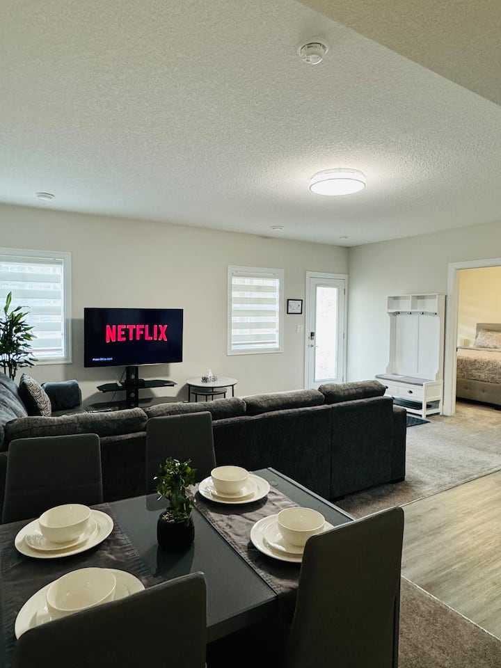 Modern Retreat: 1br Suite - Calgary