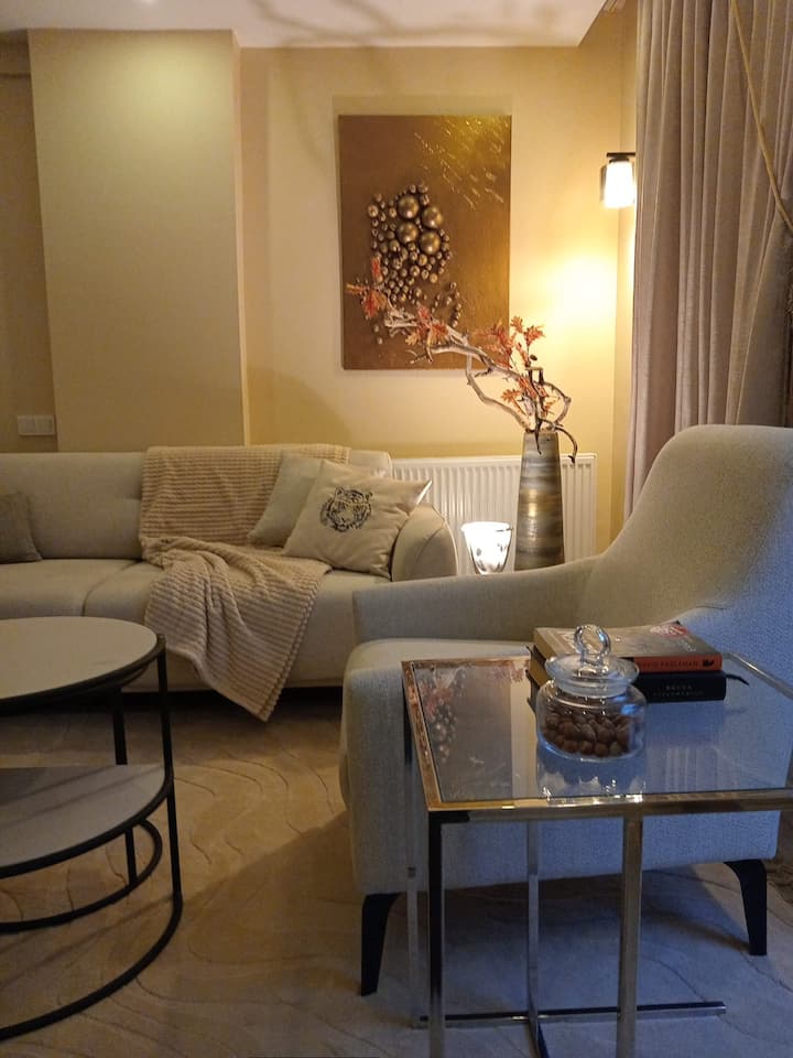 Metropolitan Art Suites | No.3 - Oasis Spa Garden - Lara Beach