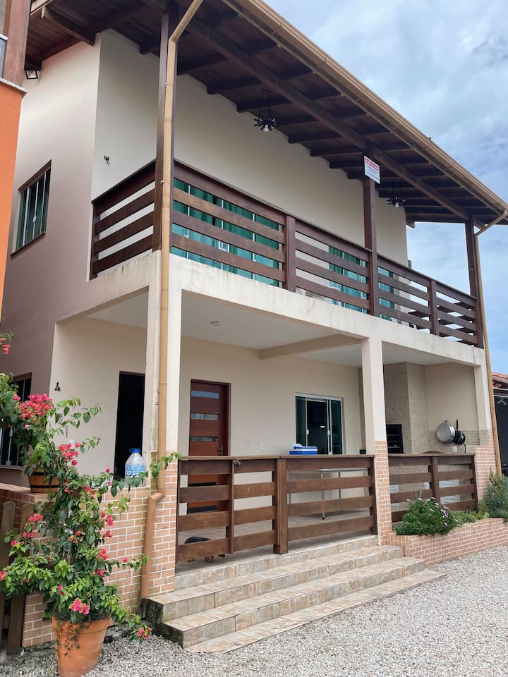 Casa Ampla Frente Para Praia. - Governador Celso Ramos