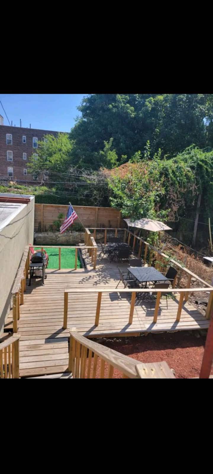 Beautiful Spacious Home + Patio - New York