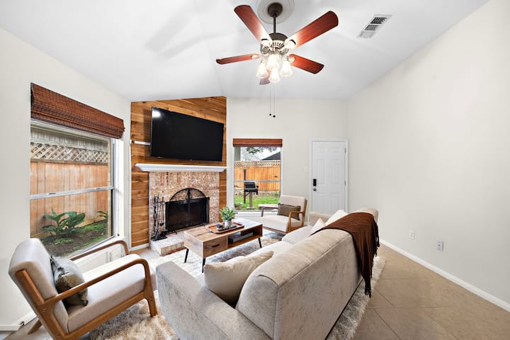 30+ Day Rental | Pet-friendly | Houston - Tomball, TX