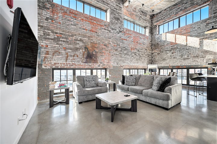 Modern 3 Bedroom W/ Rooftop Deck - Kansas City