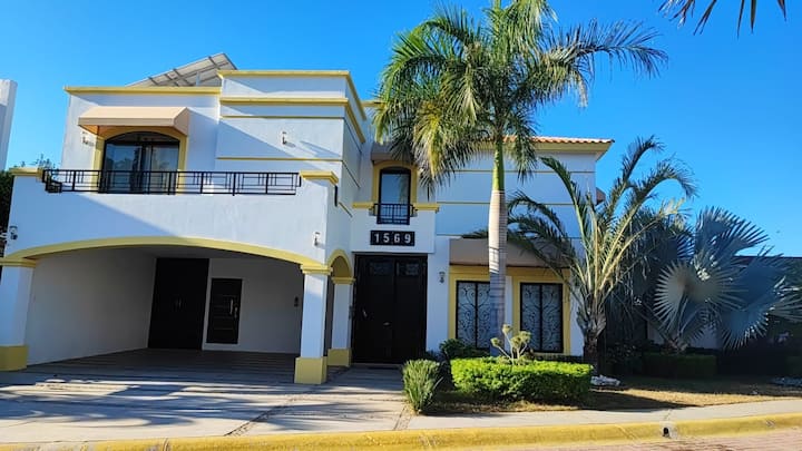 Casa En El Cid Alberca Privada. - Mazatlán