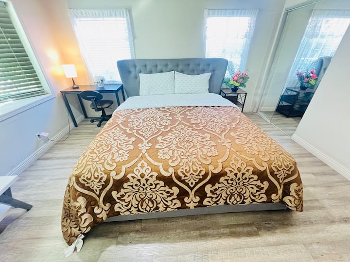 大床King Bed Room 3 - San Gabriel, CA