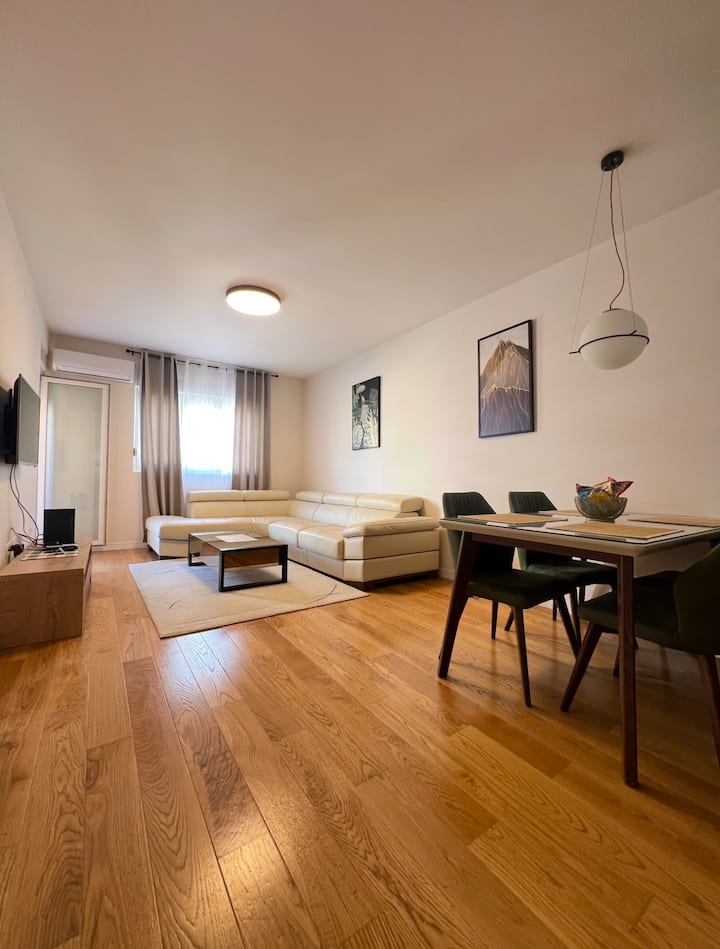 White Homes 37/47 Central Point - Podgorica