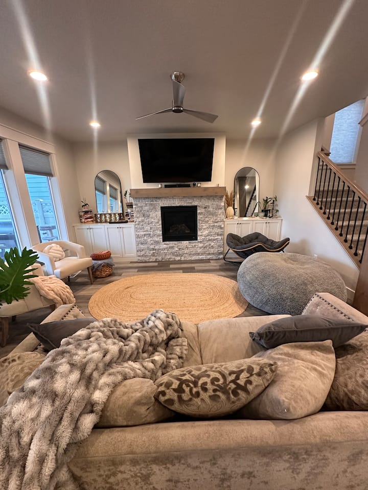 Heart Of Meridian 5br Home | Near Scheels & Costco - Meridian, ID