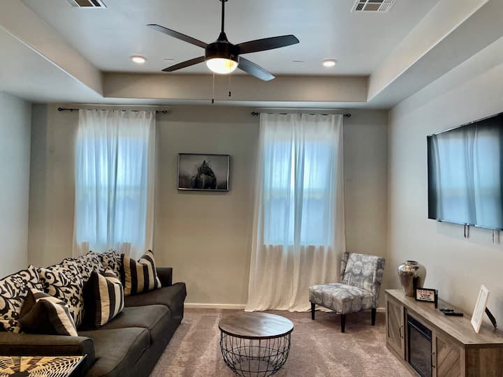 King Bed |Spacious House |Pets Ok - Las Cruces, NM