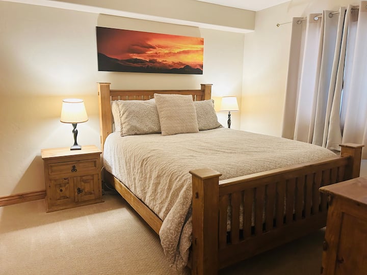 Beautiful Lionshead Condo By Gondola! Hot Tub! - Vail, CO