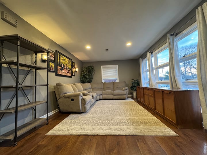 Private Pool•sleeps 14•spacious 4br, 2b Home - Quincy, IL