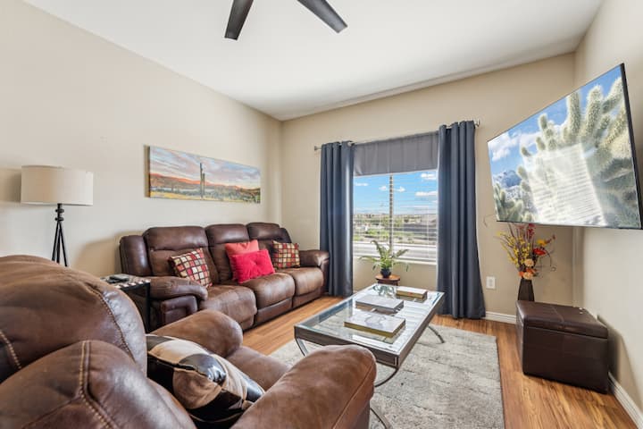No Extra Fees! 2 Bdrm + Pool + Gym + Desk - Avondale, AZ