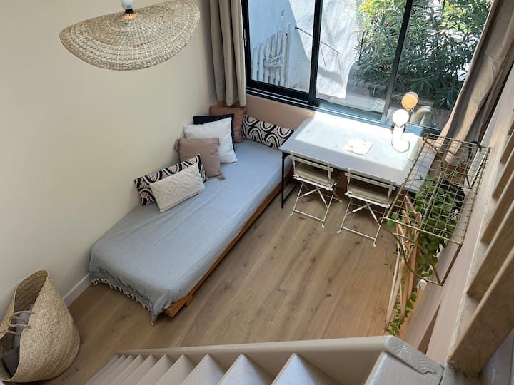 Vallon Des Auffes : Le Cabanon De Mireille - Marseille