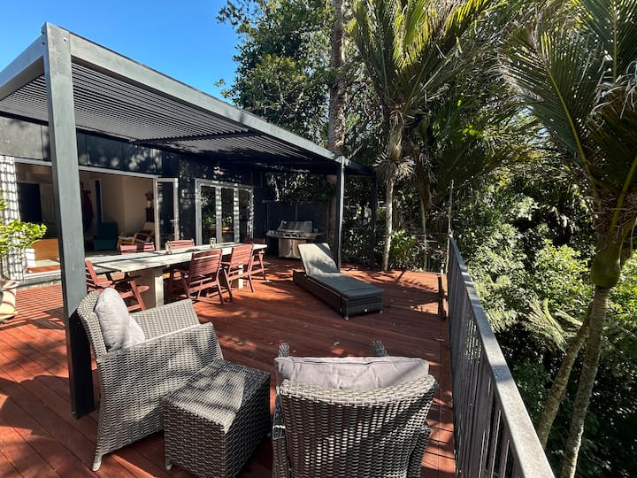 Sunset Treetops Escape, Muriwai Valley - Huapai