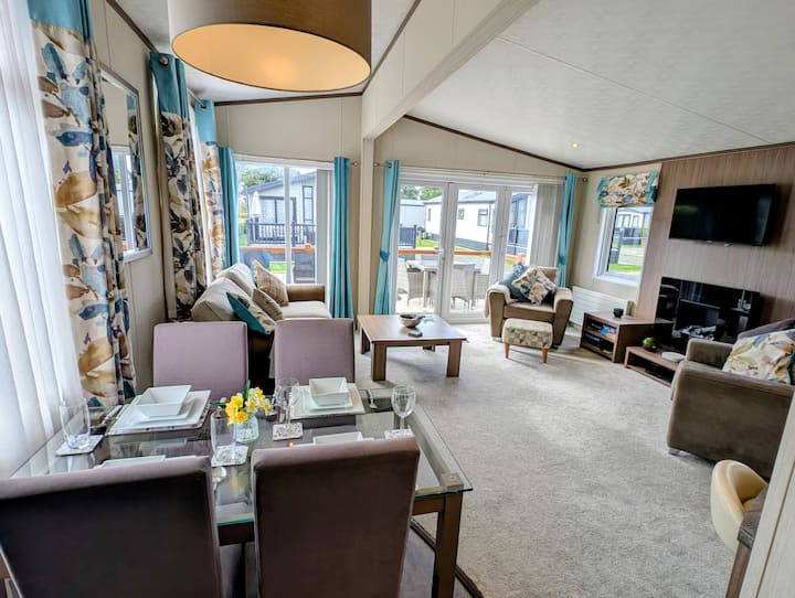 Premium 2br Lodge – Dog-friendly New Forest Stay - New Milton