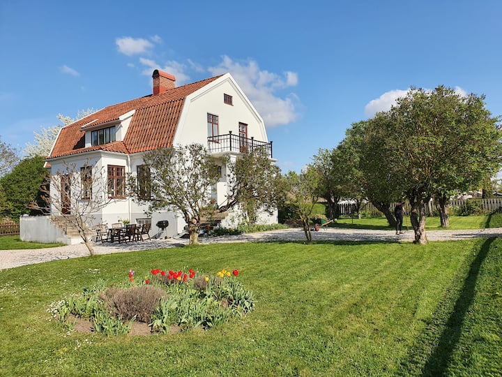 Vackert Hus I Centrala Visby Med Stor Trädgård - Visby