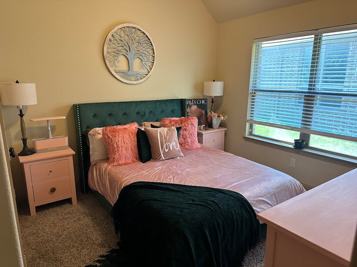Tranquil Private Room & Bath With Parkside Charm - Mesquite, TX