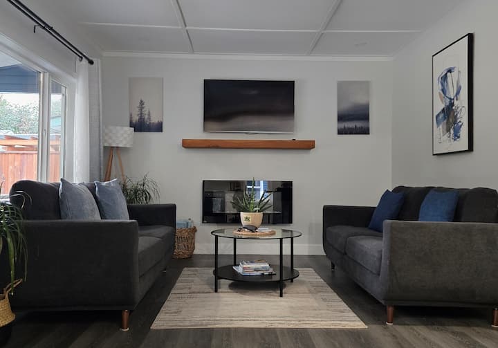 Family Friendly Cozy Cottage - Steps To The Beach - Vancouver Island