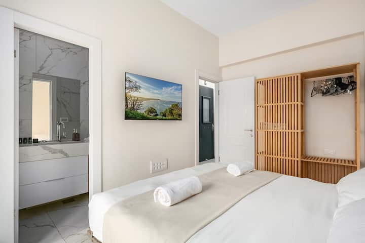 Ben Yehuda St | Private Showers In Every Bedroom - Jerusalem