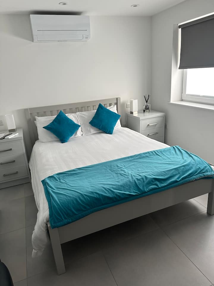 Deluxe Double Bedroom - Nuneaton