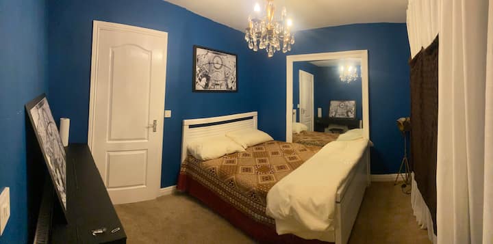 Beautiful Double Bed Room - Bradford