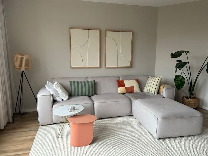 Licht En Modern Appartement Met Zonnig Balkon - Amsterdam