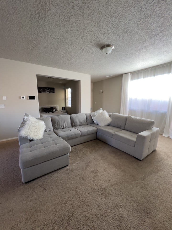 The Basics - Spacious Living - Albuquerque, NM