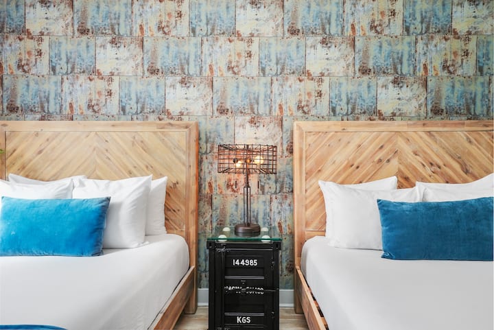 Miami Beach Room 2 Beds, Collins Ave Fun Location - Miami Beach