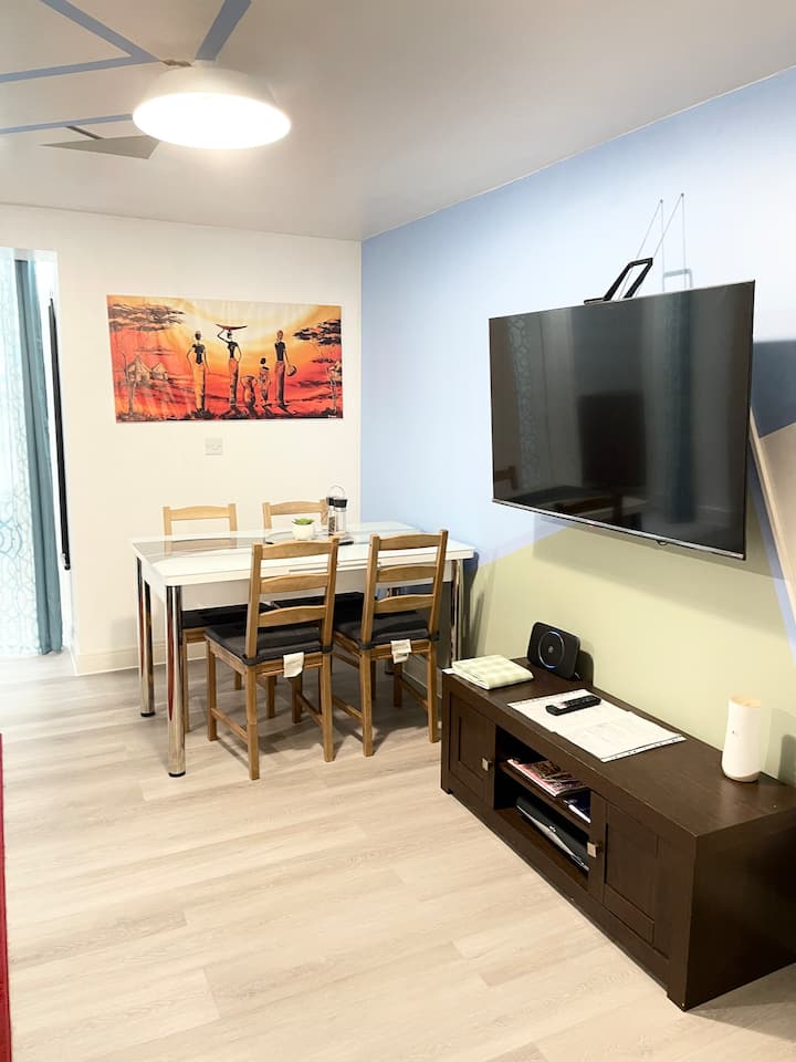 Crescent 2 Beds Apartment - Ilford