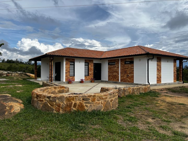 Casa Roca, Piscina Y Amplias Zonas Verdes - Colombia