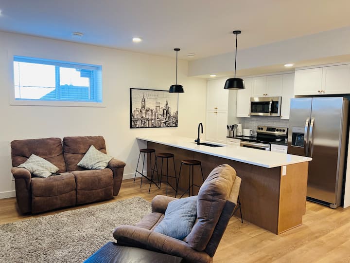 Brand New Executive 2 Bed Suite - Grande Prairie