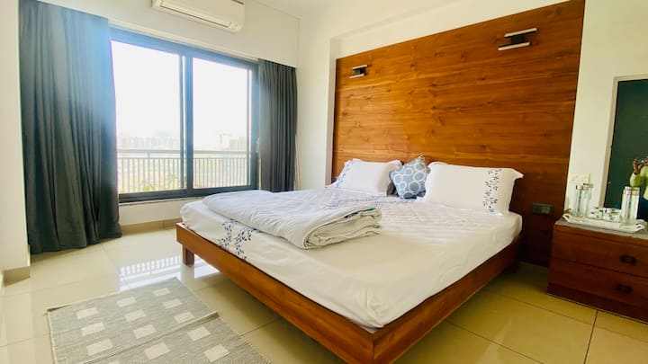 Premium & Comfortable Stay In Ahmedabad. - 