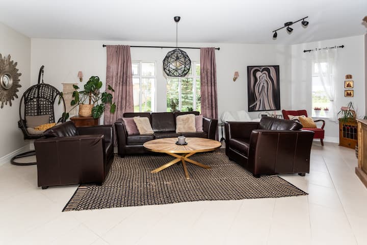 Beautiful Home In The Heart Of Selfoss - Selfoss