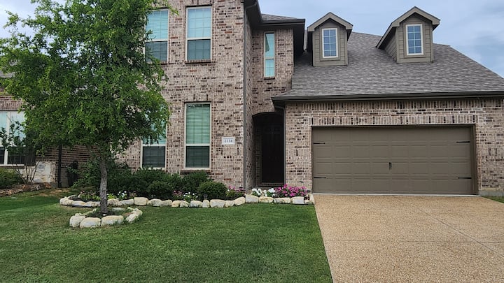 Blend Of Spacious, Clean, Convenient 3bd 3ba Home. - McKinney, TX