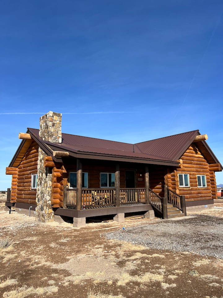 Grand Canyon Cozy Log Home W/hot Tub - グランド・キャニオン国立公園, AZ