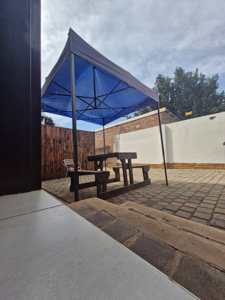 Queens Airbnb Unit 7 Close To Shops, Wifi - Pretoria