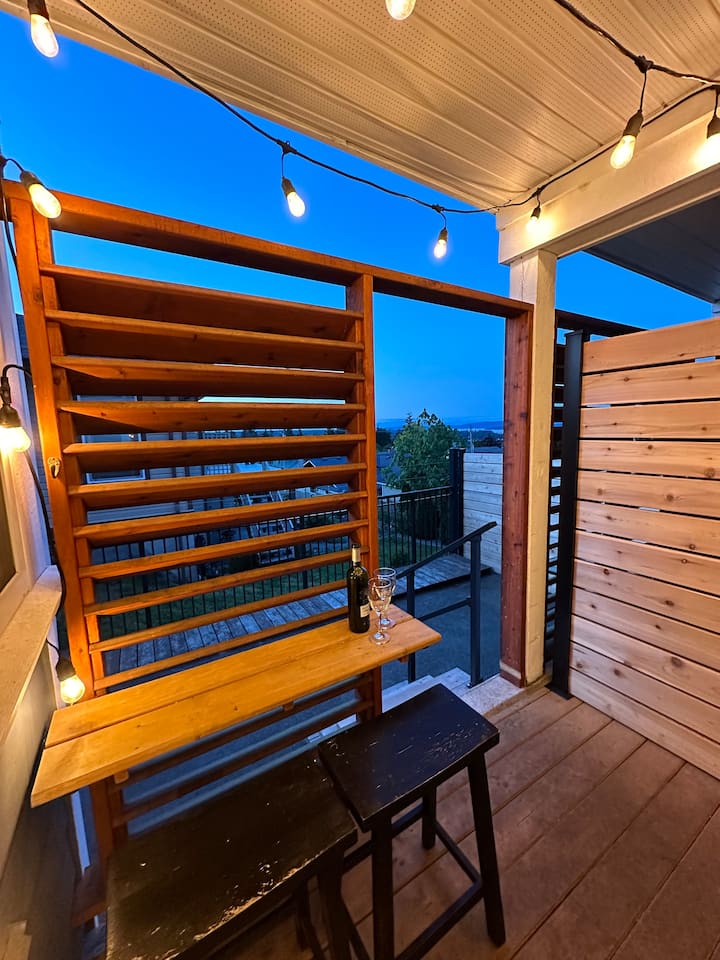 Spacious And Private Basement Suite With Patio - Chemainus