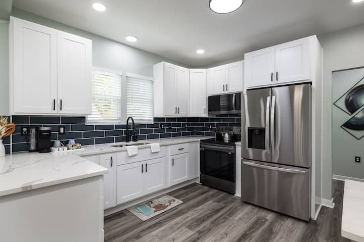 347 Monmouth House 6 Min To Downtown | 10 To Wf - Winston-Salem, NC