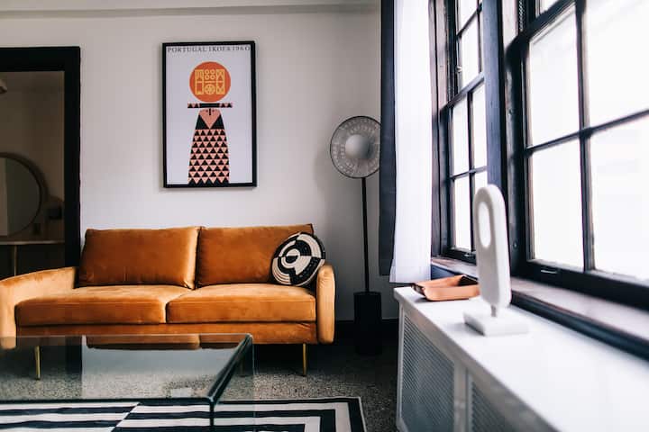 The Wilson L | Quiet Corner Studio With Vanity - Madison, WI