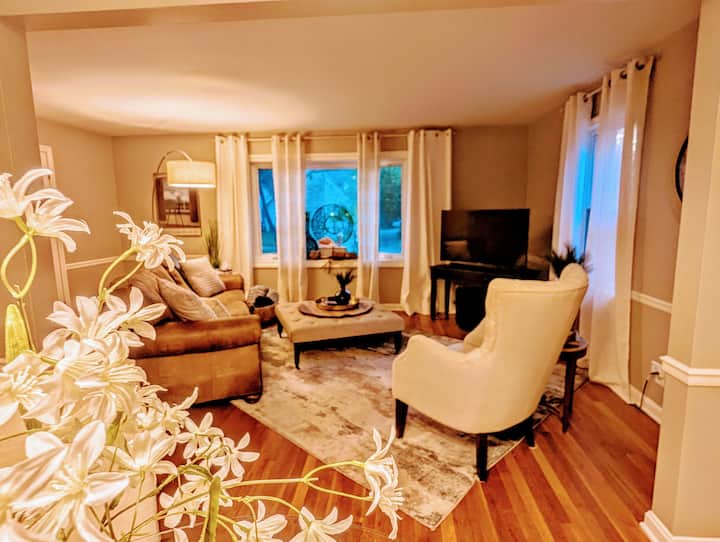 Stylish &
Sparkling Clean - Sarah's Vineyard, Cuyahoga Falls