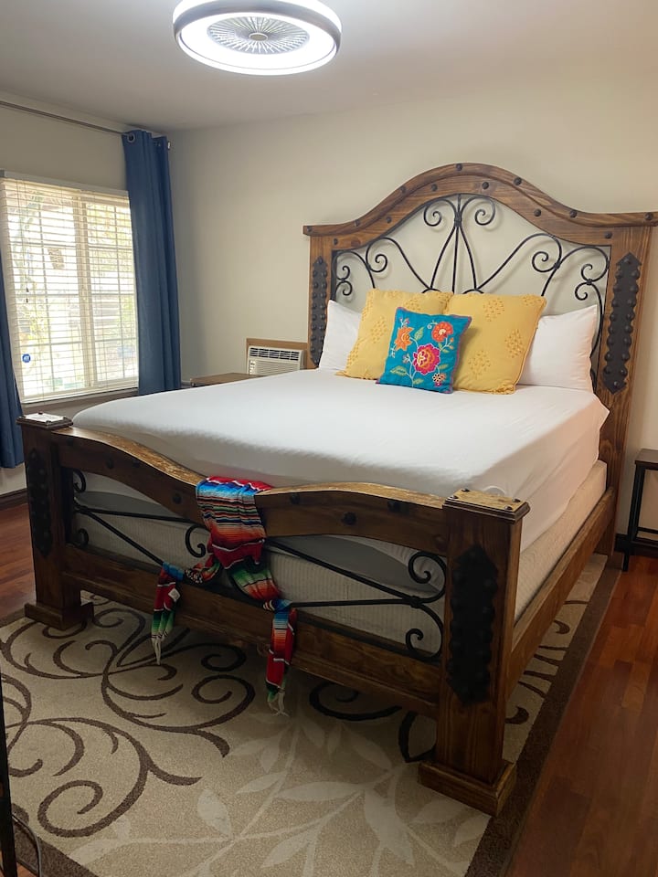 Casa De Huéspedes Privada - Bakersfield, CA